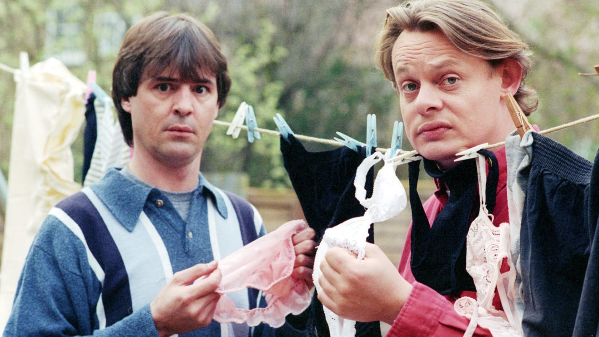Watch Men Behaving Badly Season 4 Episode 3 Online - Stream Full Episodes